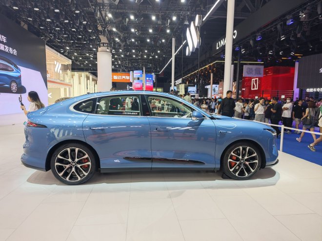 2025成都车展：全新智己LS6正式亮相 预售订单超48000台-手机新浪汽车