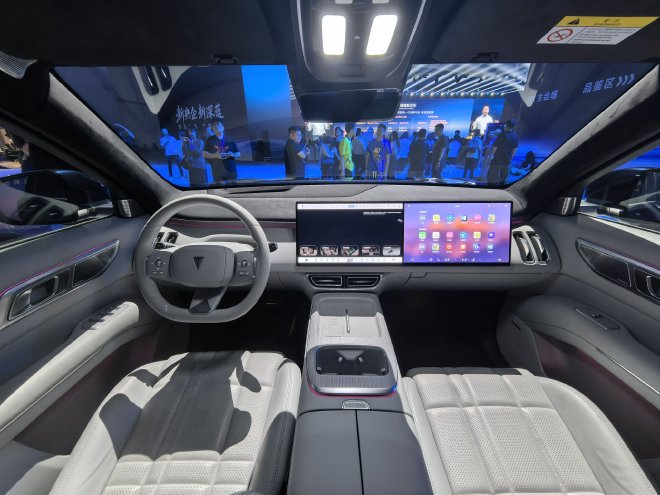 2025深蓝汽车秋季新品发布 深蓝L06/新款深蓝S07多款车型亮相-新浪汽车