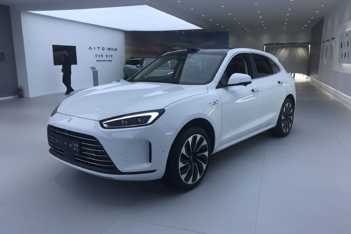售27.98万元起 AITO问界M5智驾版上市-新浪汽车