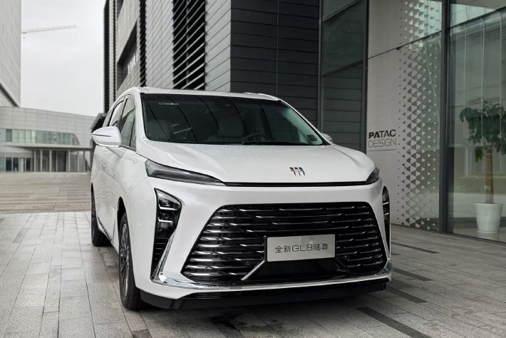 售价26.99万元起 别克全新GL8陆尊豪华上市-新浪汽车